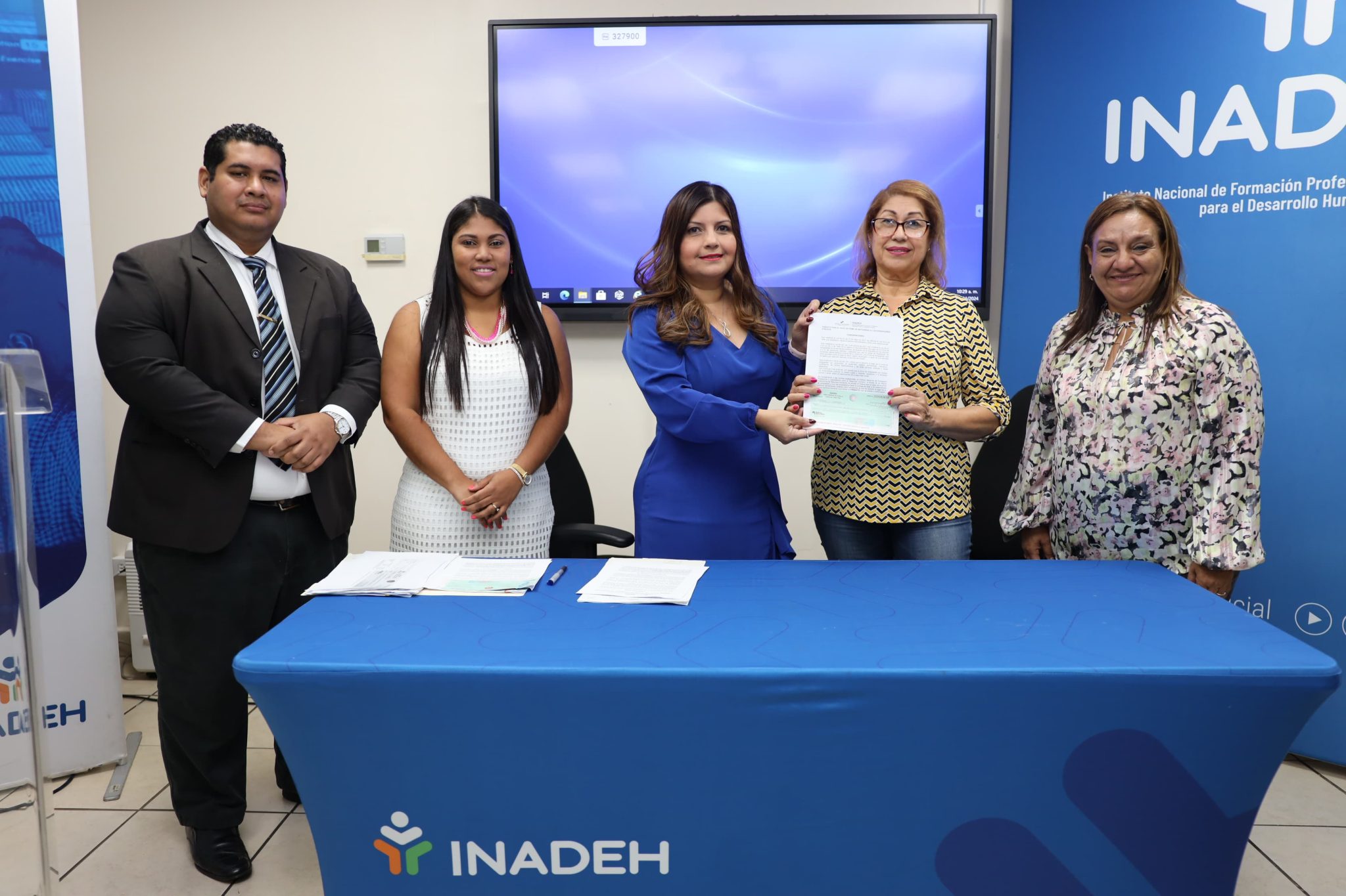 Inadeh hace entrega de cheques de prima de antigüedad a sus ...